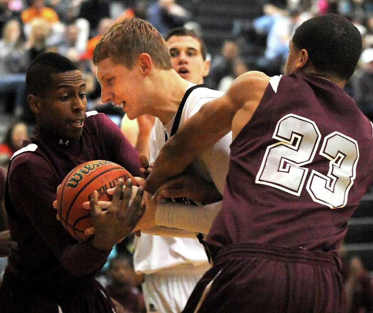 Silsbee boys basketball team pulls away from Hardin-Jefferson late