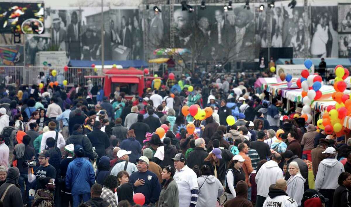Event draws 100,000 in 24th march honoring civil rights leader