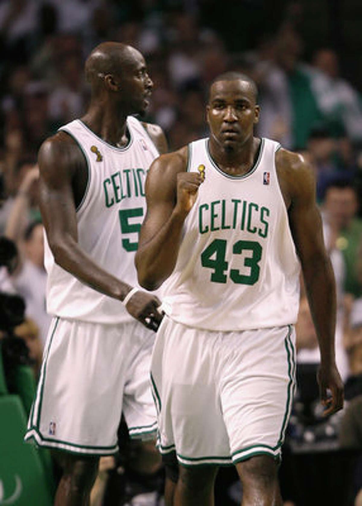 Collection of Kendrick Perkins game photos