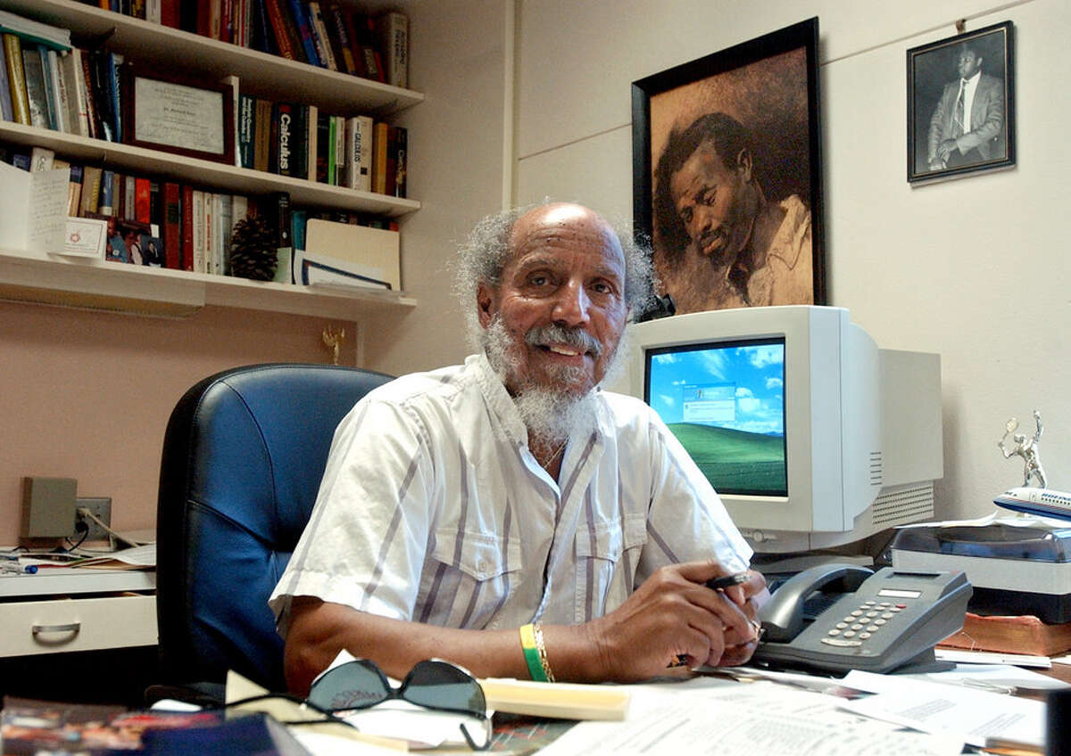 Lamar names auditorium after retired professor