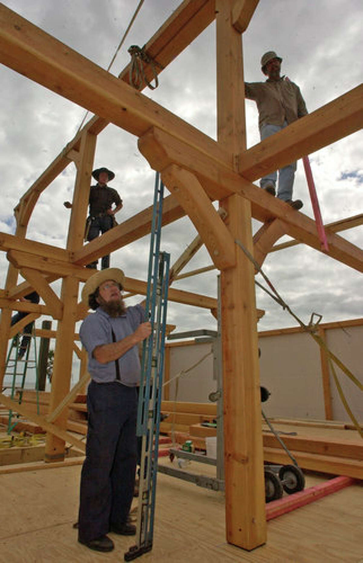 Amish built homes to face Gulf storms