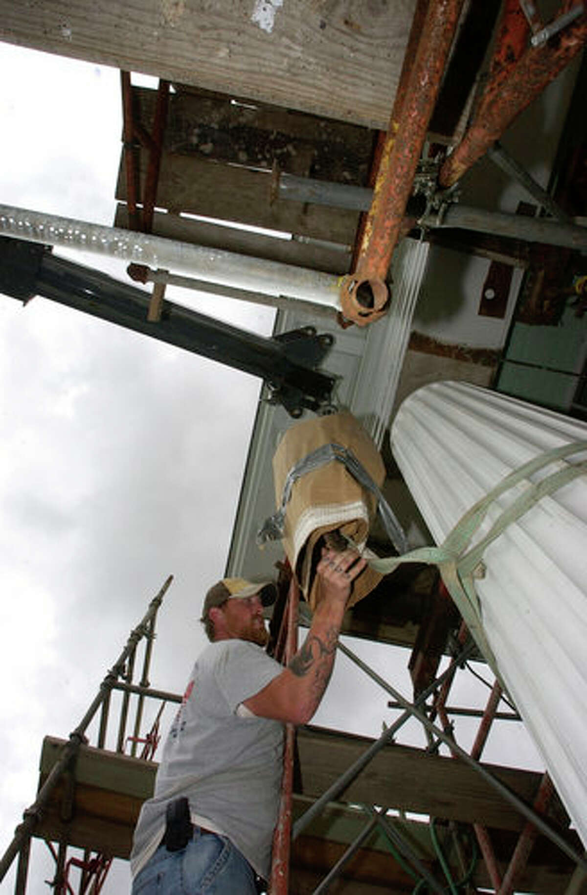 McFaddin-Ward House columns reinstalled
