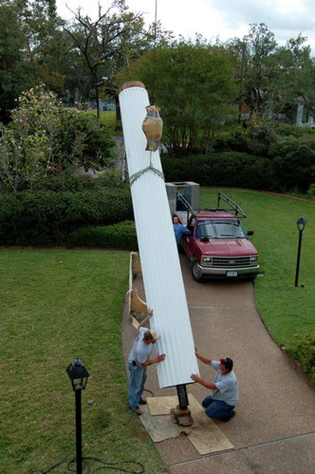 McFaddin-Ward House columns reinstalled