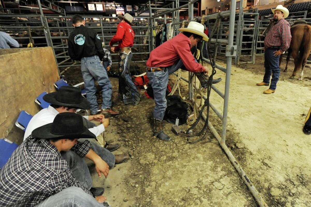PBR Chute-Out Bull Ride Hits Ford Arena