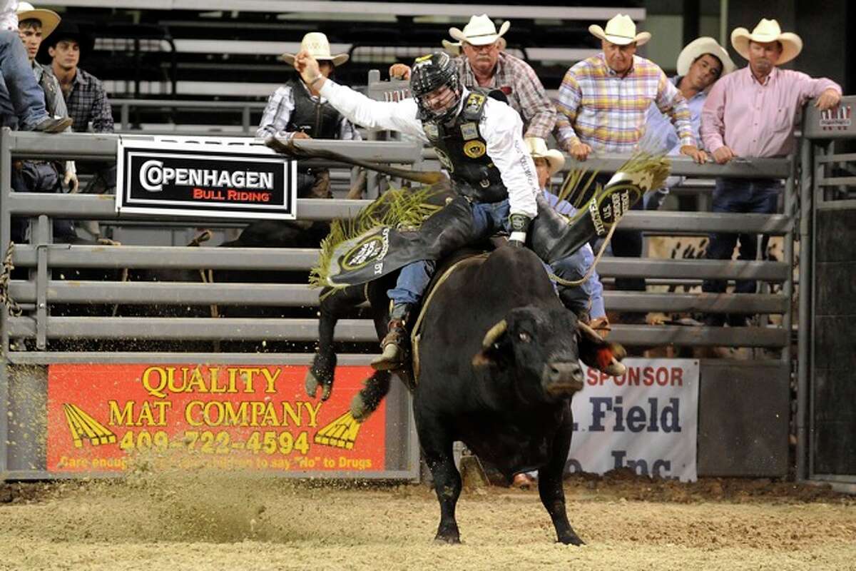PBR Chute-Out Bull Ride Hits Ford Arena