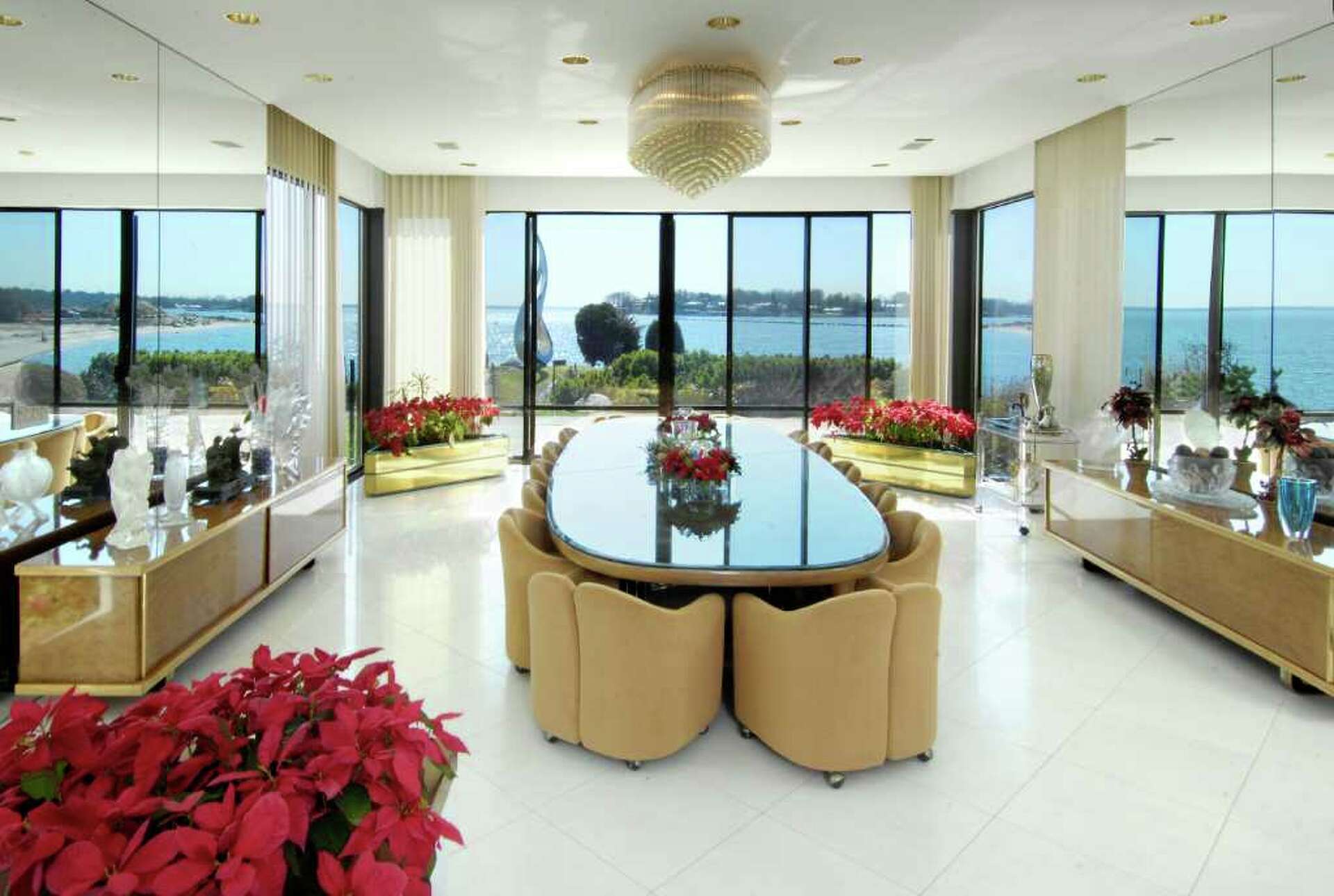 Real estate: A Hawthorne Beach contemporary with spectacular sound views