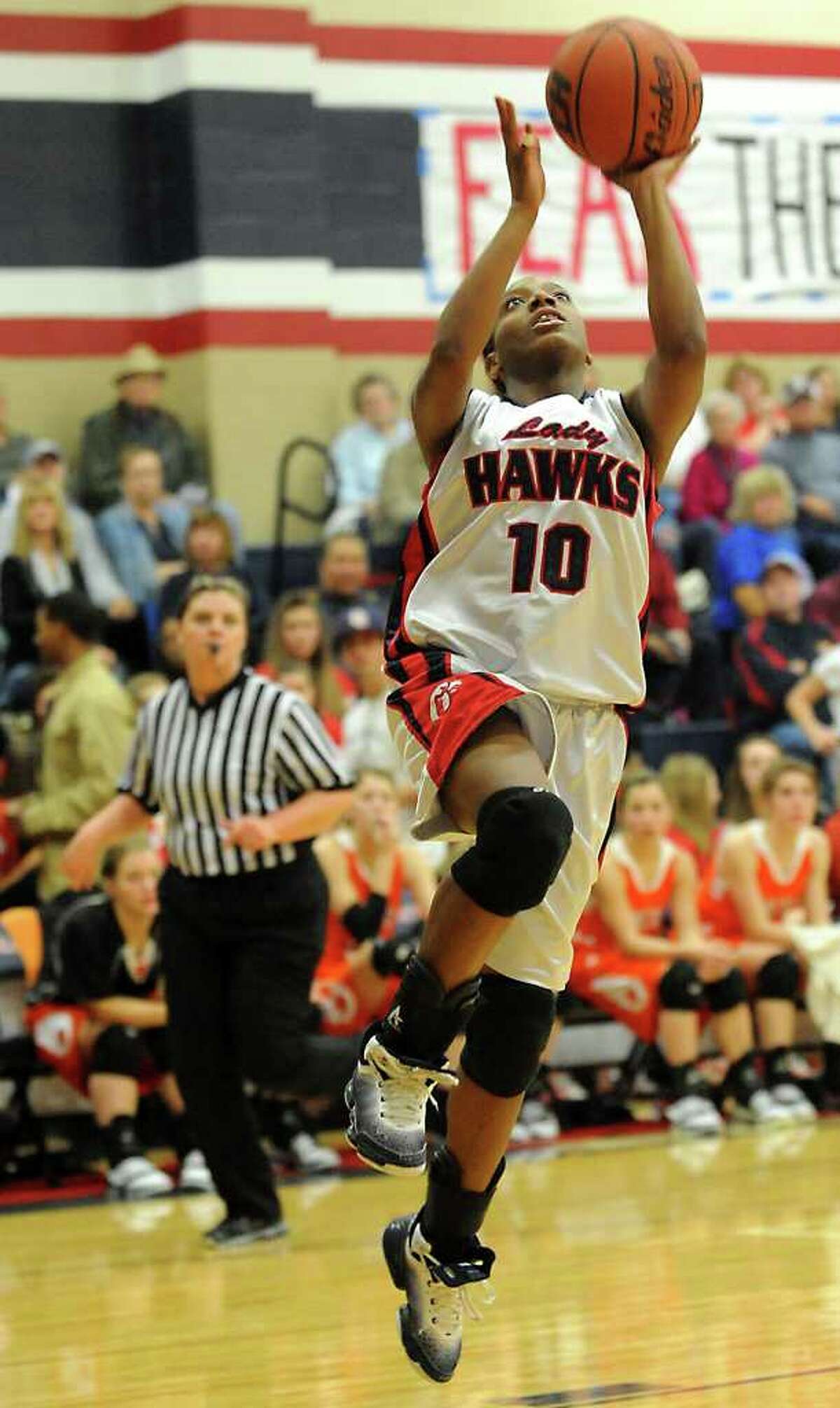Hardin-Jefferson girls basketball team beats Orangefield