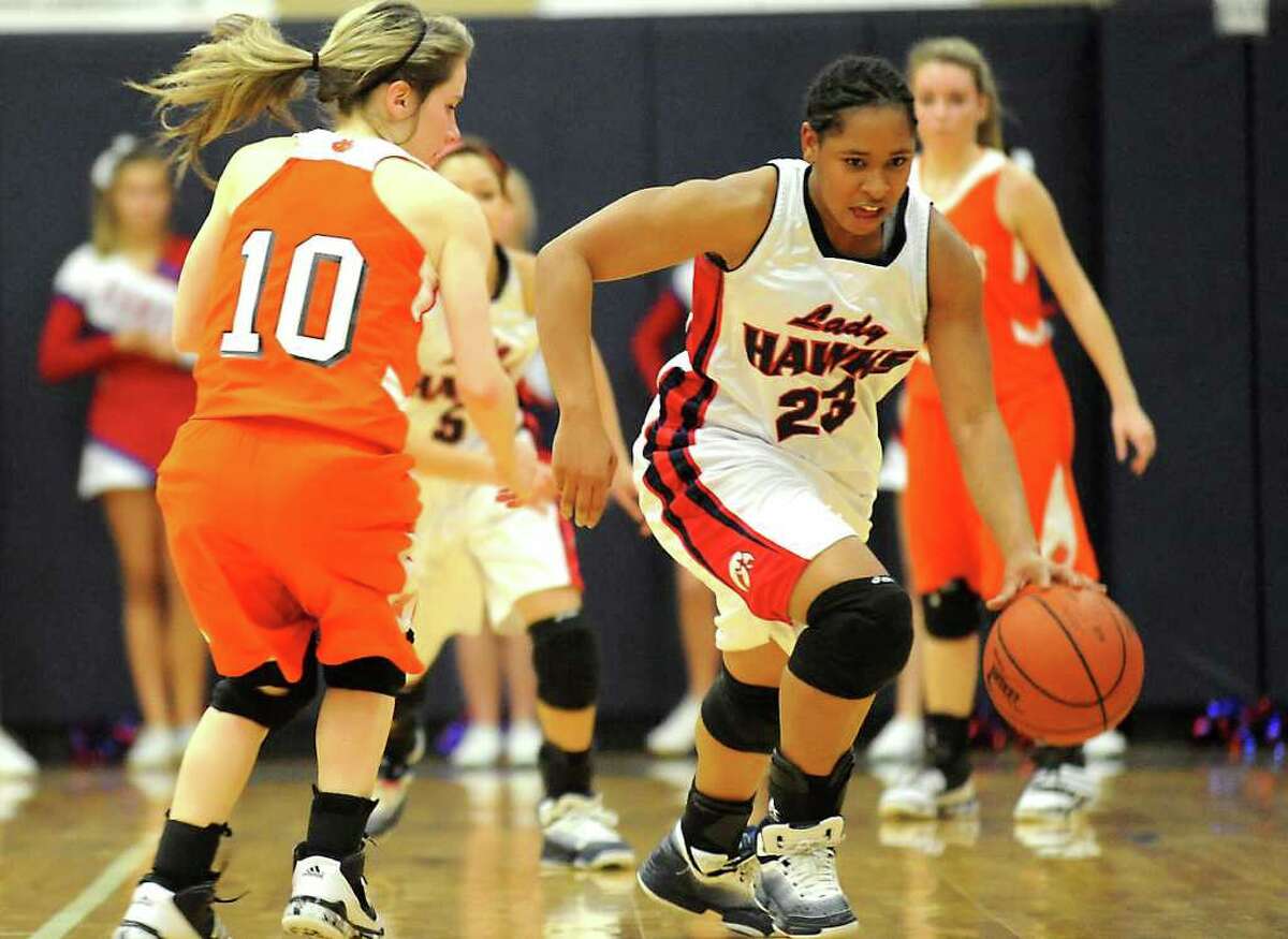 Hardin-Jefferson girls basketball team beats Orangefield
