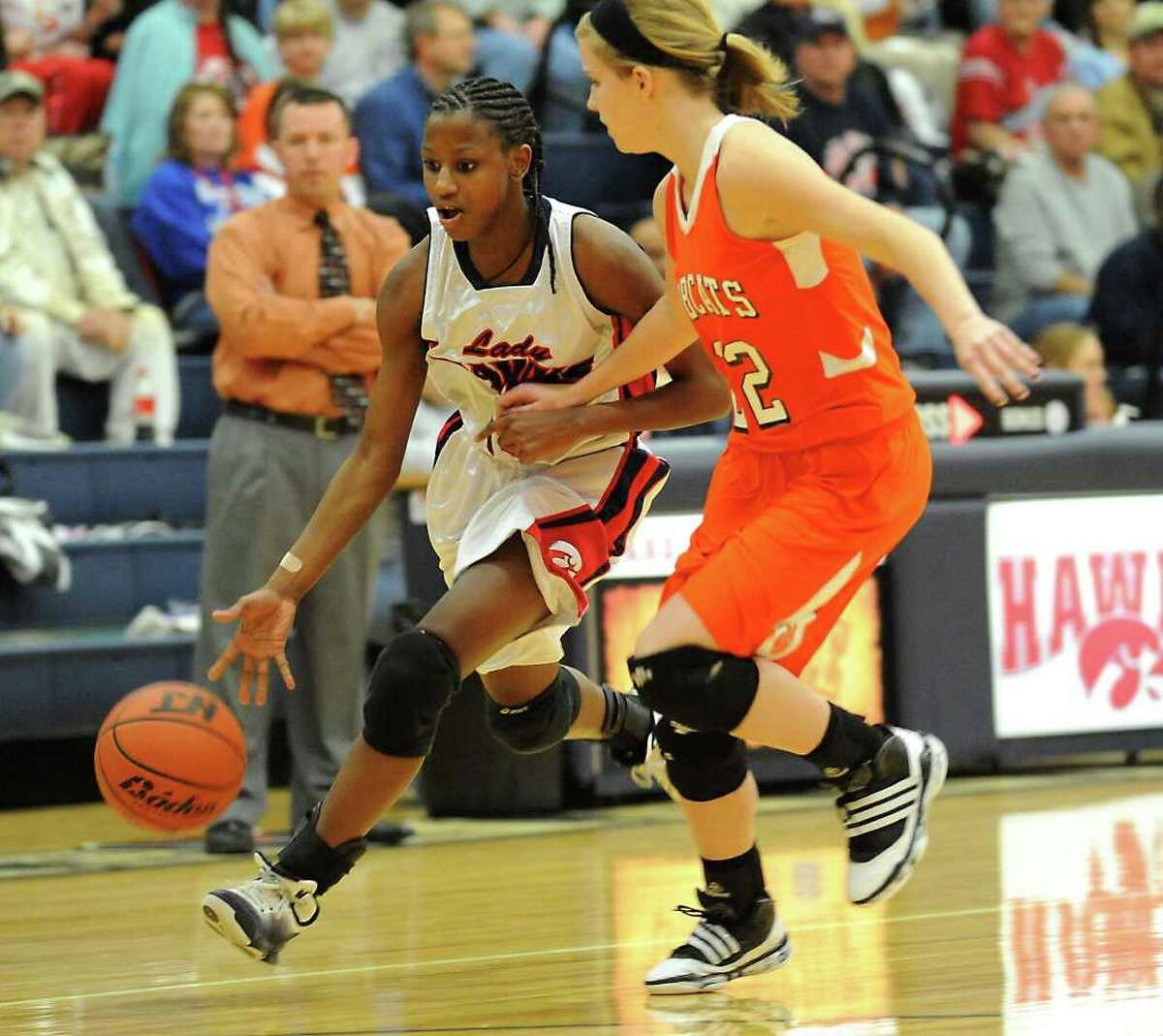 Hardin-Jefferson girls basketball team beats Orangefield