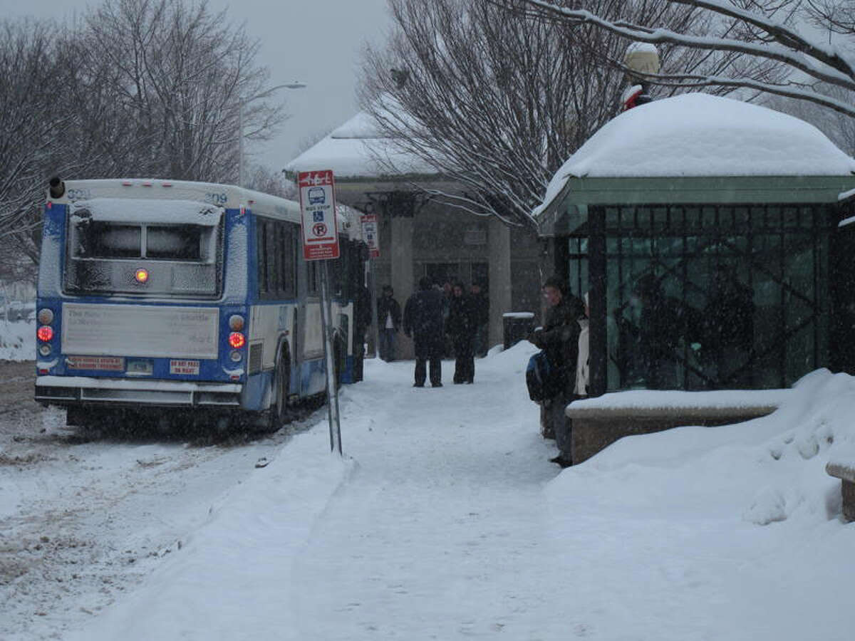 Experts: Winter wonderland to persist, maybe for weeks