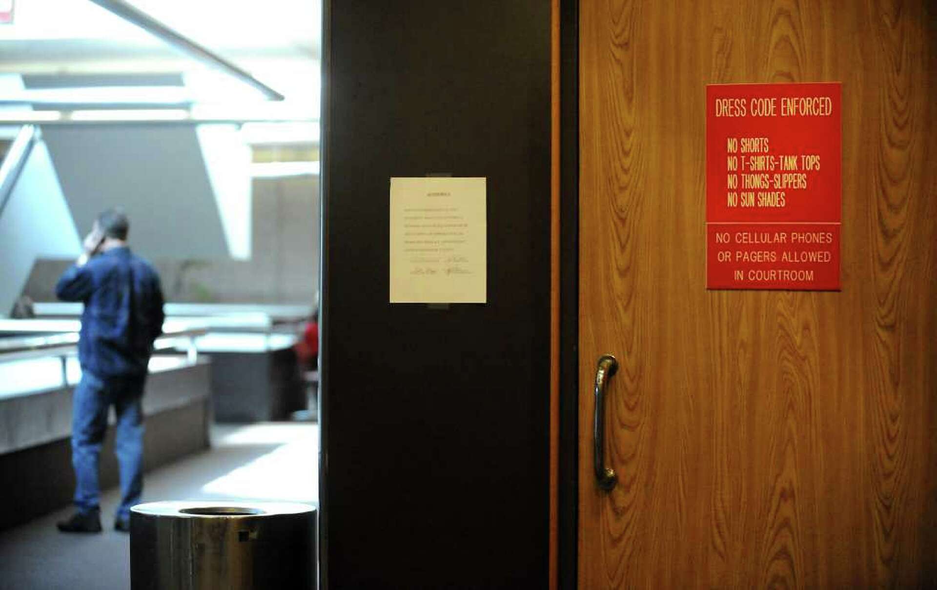 Tweeting, texting jurors can interfere with justice system