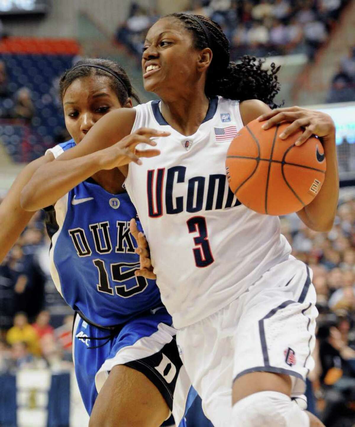 UConn women overpower No. 3 Duke