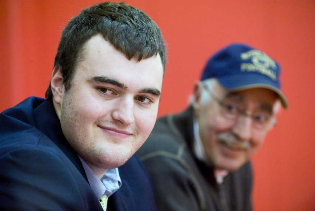 New Canaan's Hanratty officially signs with Notre Dame