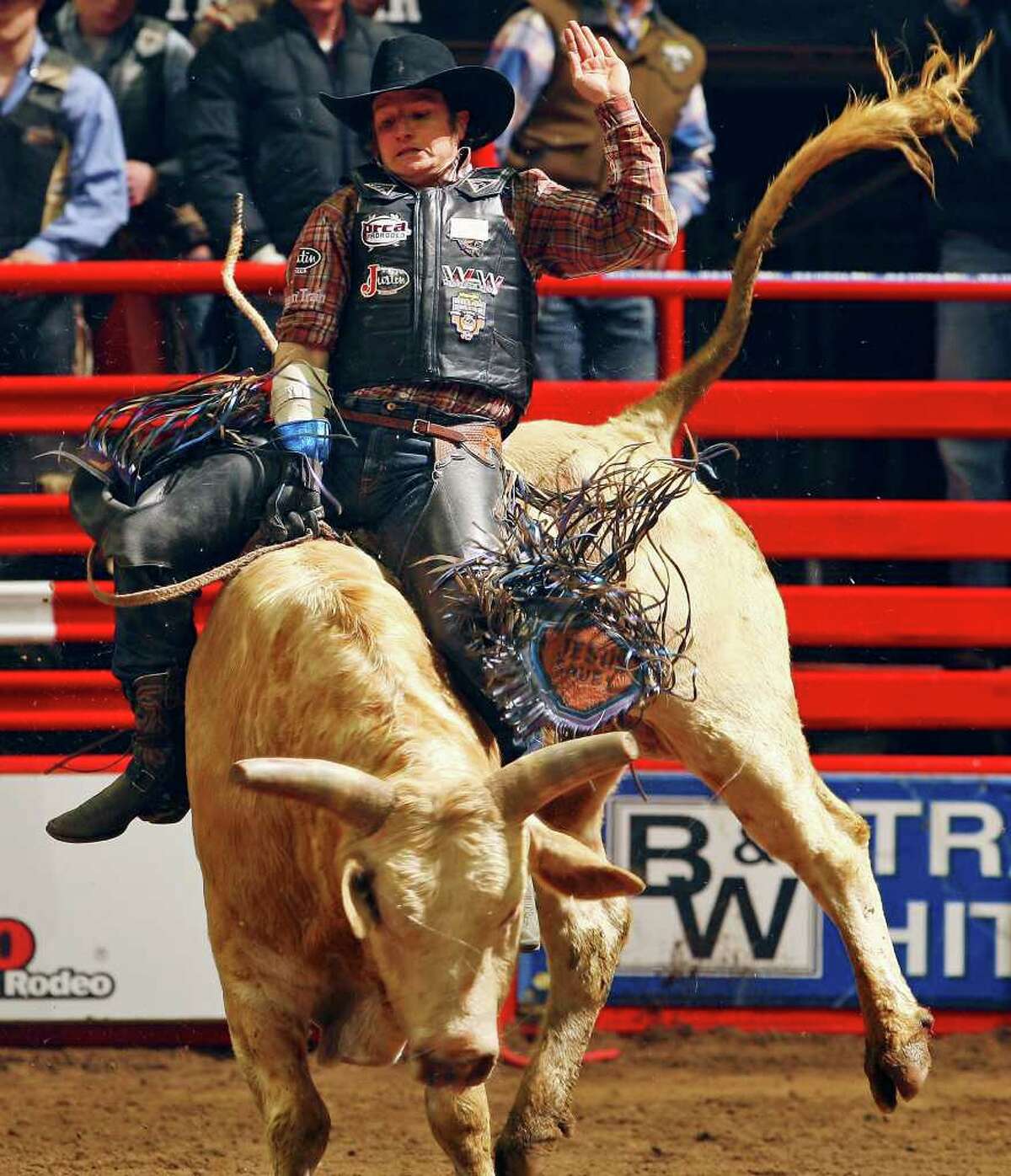 Washington cowboy claims Xtreme Bulls