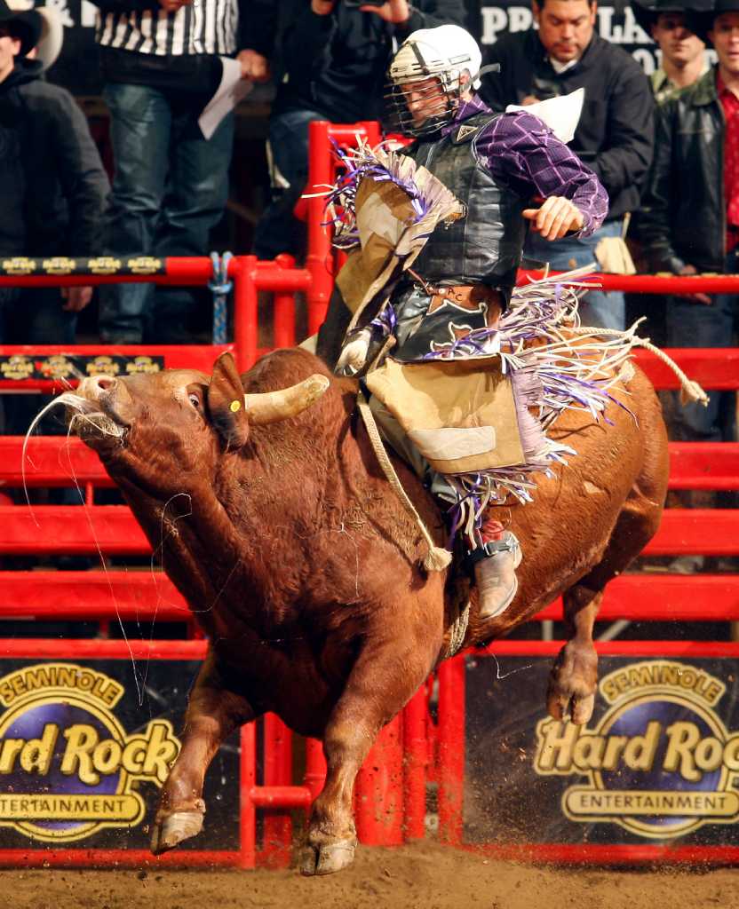 Washington cowboy claims Xtreme Bulls