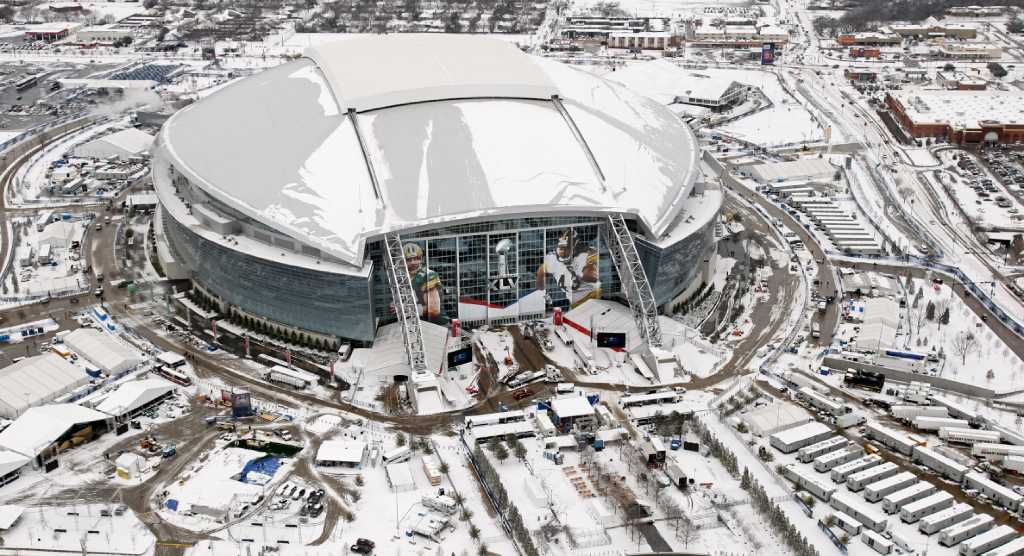 UPDATE: At least 6 injured from ice falling from roof of Cowboys Stadium