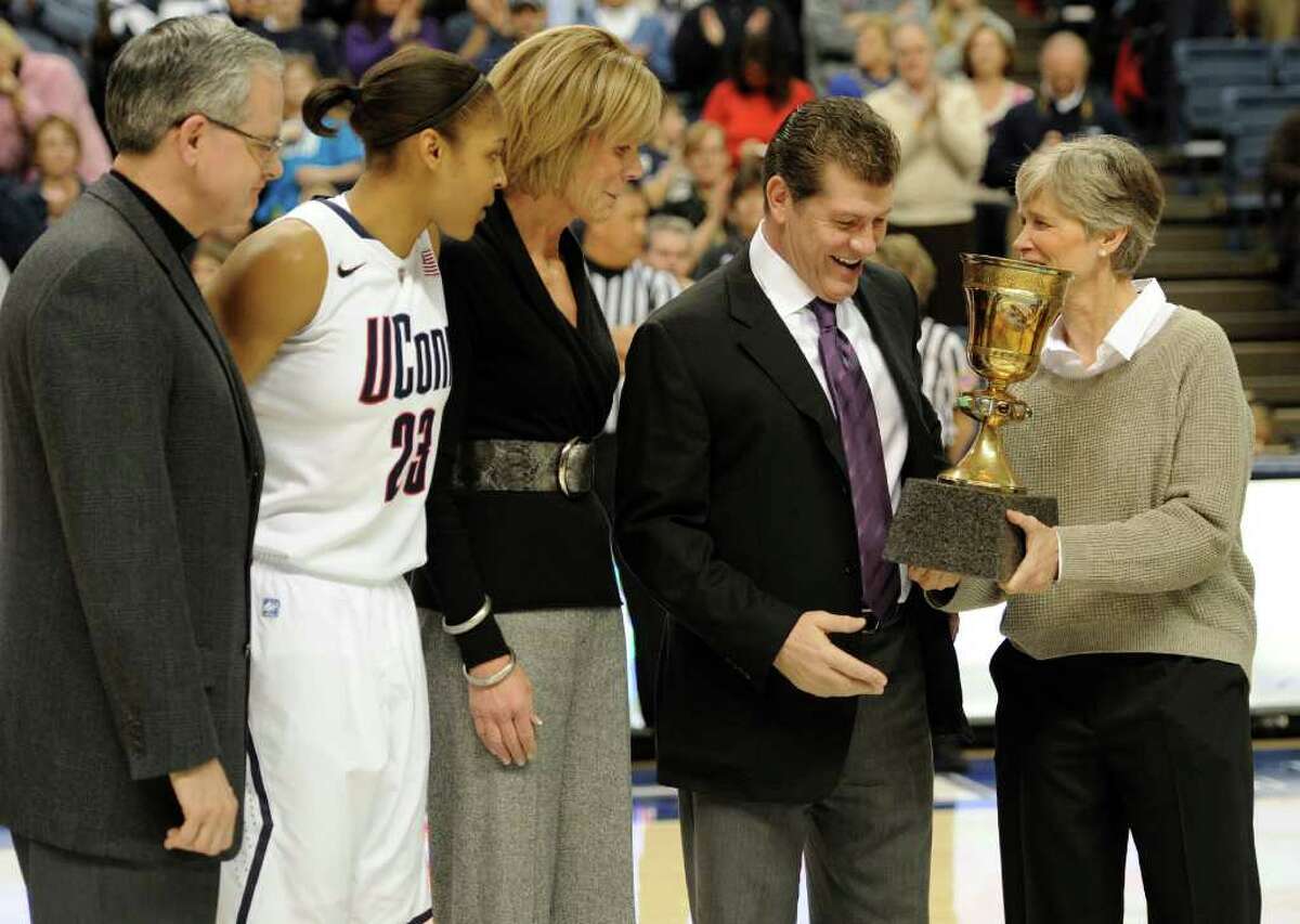 Moore's 34 points fuel UConn's rout of No. 9 DePaul