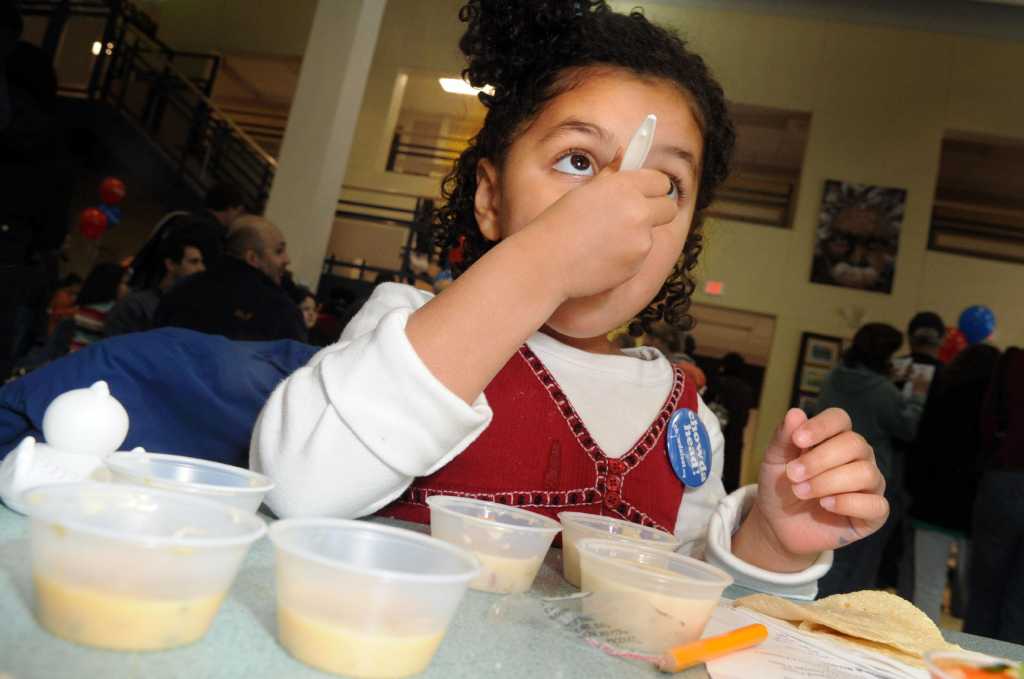 'Chowdafest' hooks throng with warm, wild soups