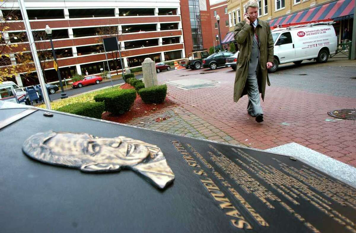 Stratton's move opens up mayoral prospects in Schenectady and Troy