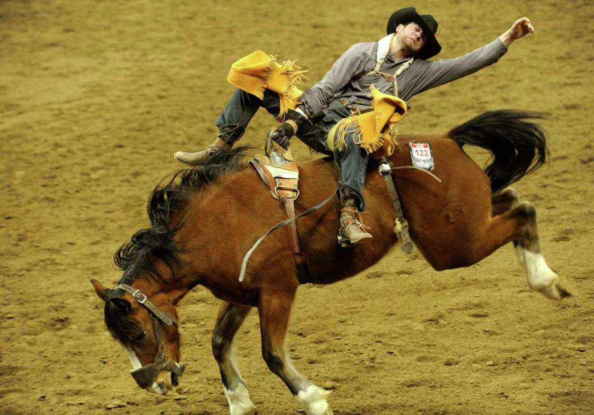 Teen bareback riding phenom chases S.A. title