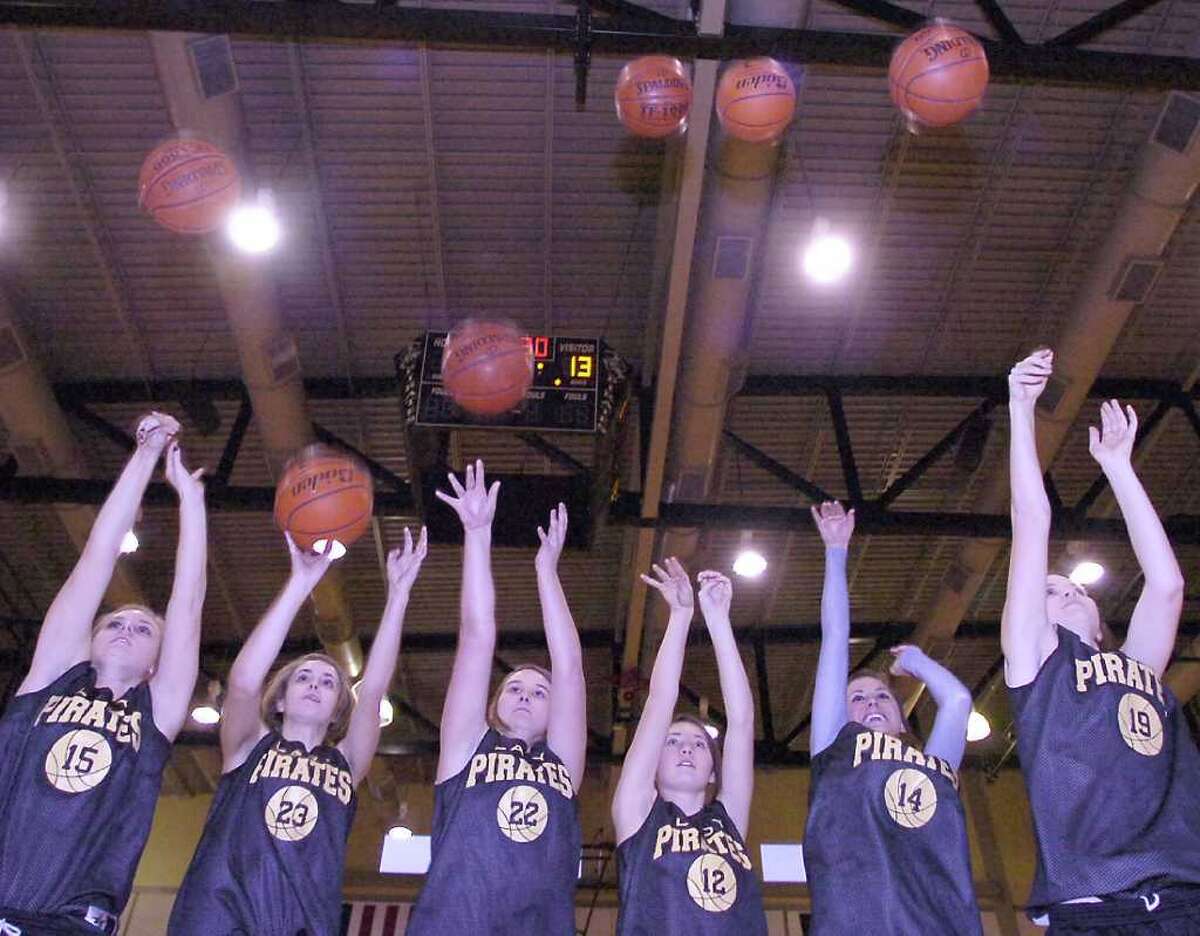 Three-point shooting helps get Vidor girls in playoffs
