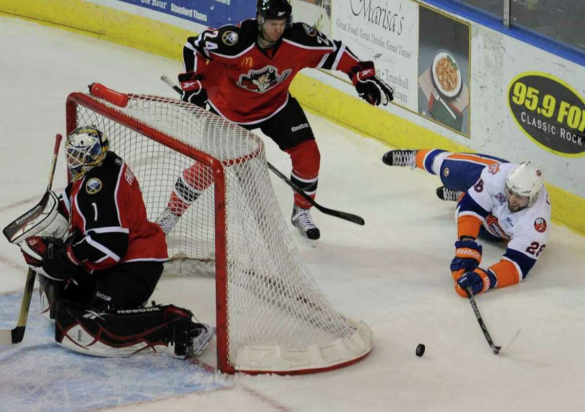 Frustrated Sound Tigers fall again