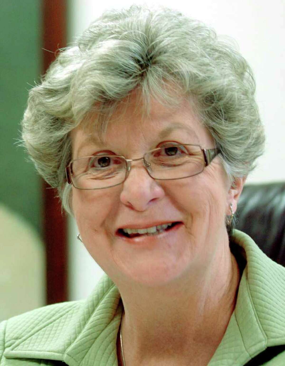 Oxford First Selectman Drayton-Rogers won't seek third term