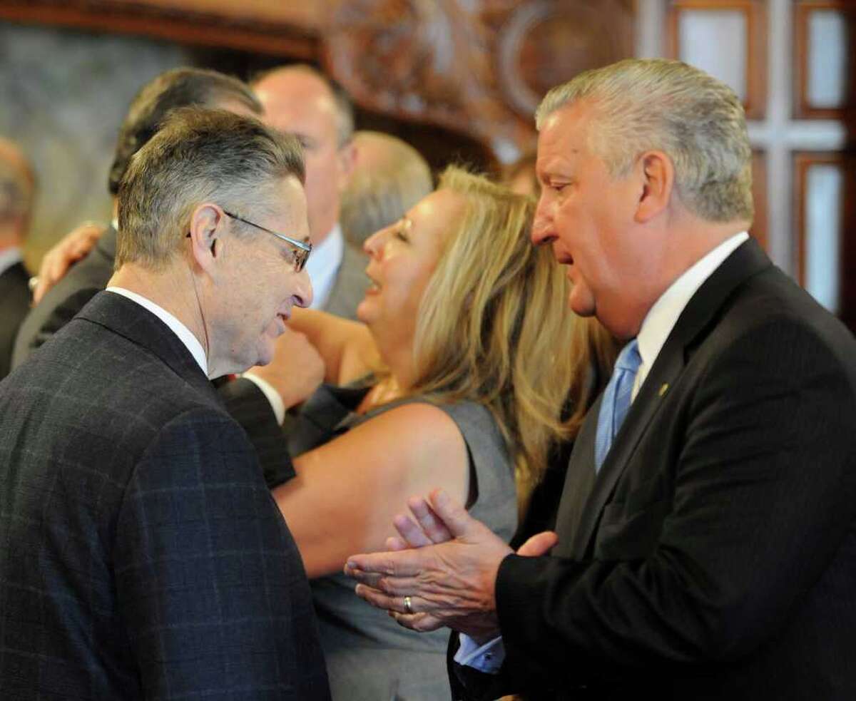 Top judge tightens donor rule