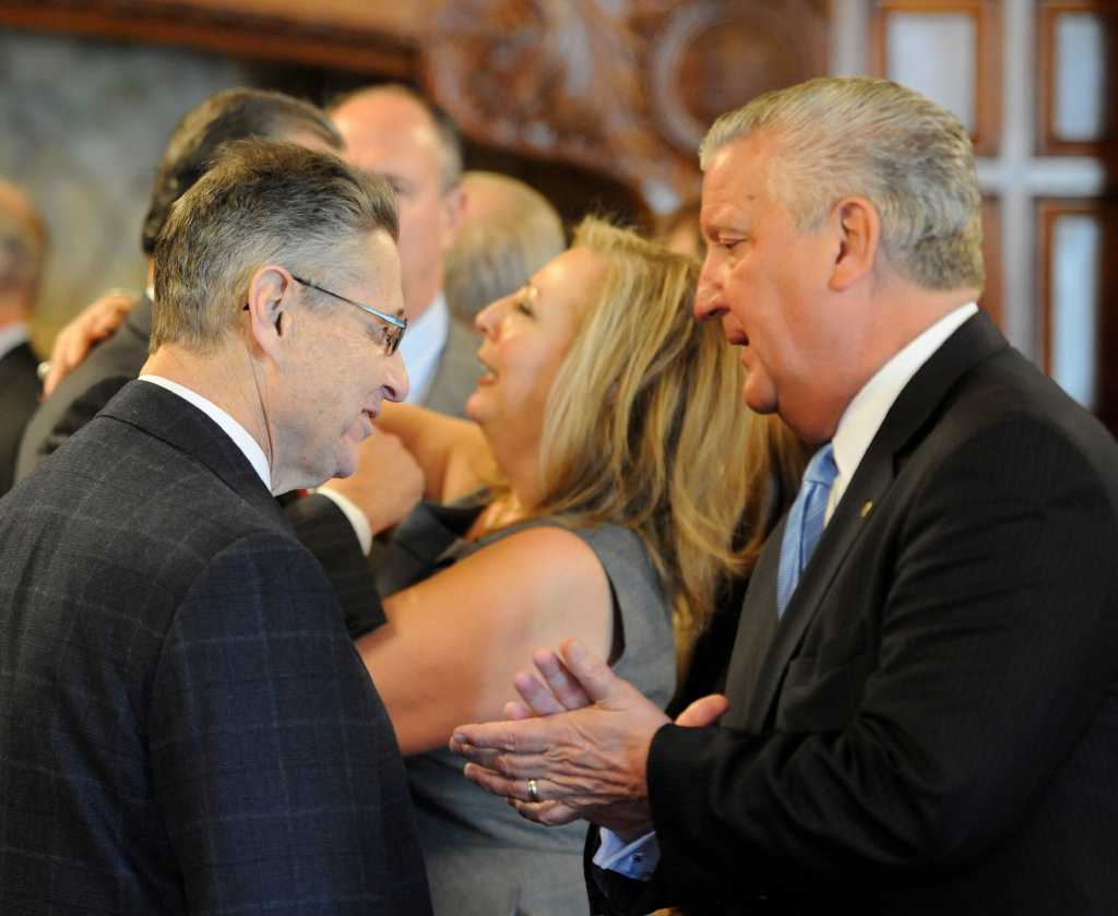 Top judge tightens donor rule