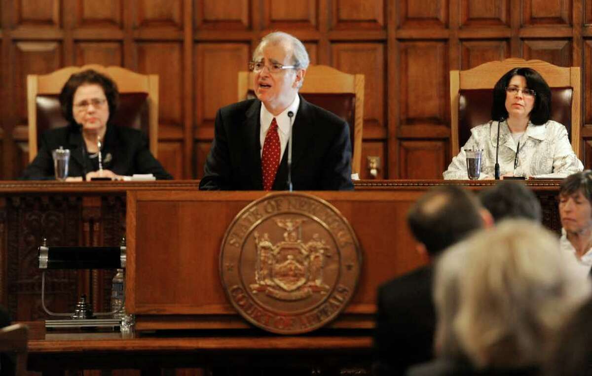 Top judge tightens donor rule