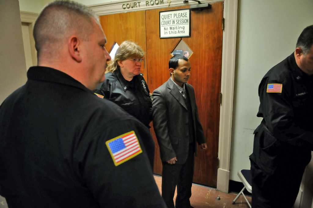 Cop shot during raid testifies in trial