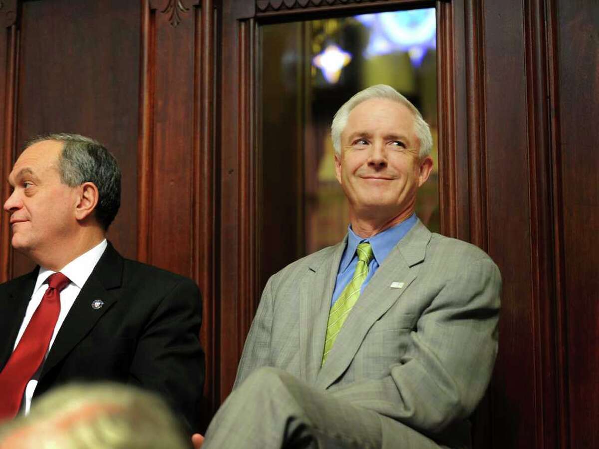 Malloy puts all his cards on the table