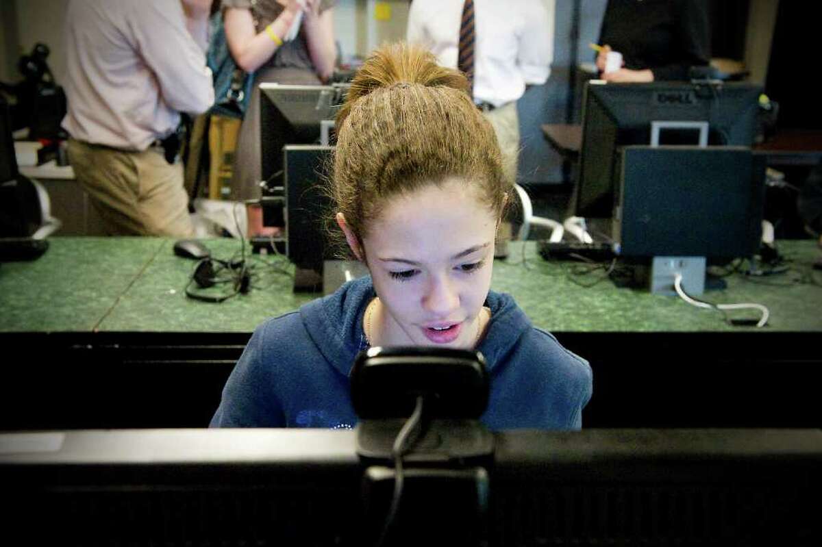 Scofield middle school students log on to high school classes