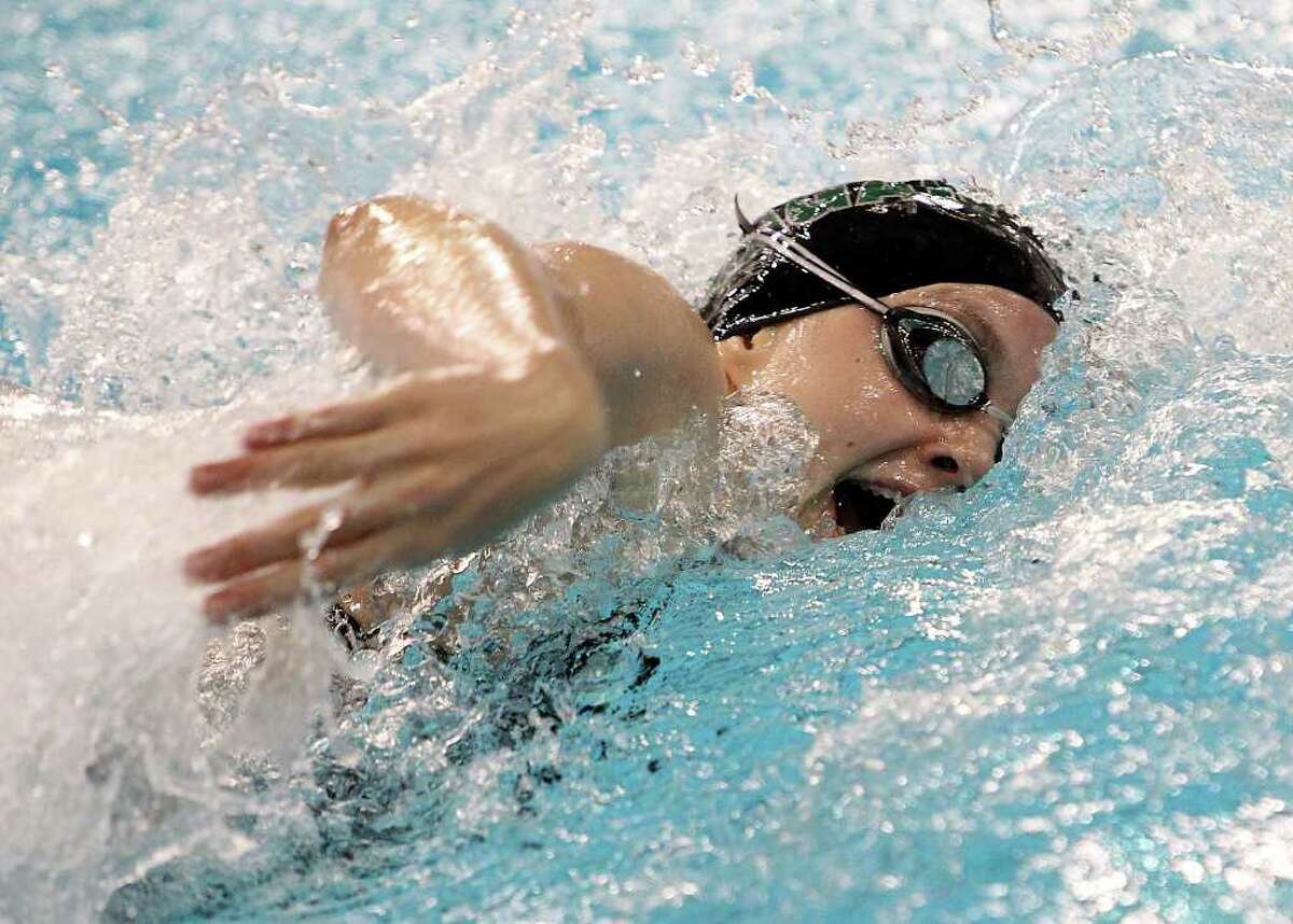 Mules break records en route to third-place finish