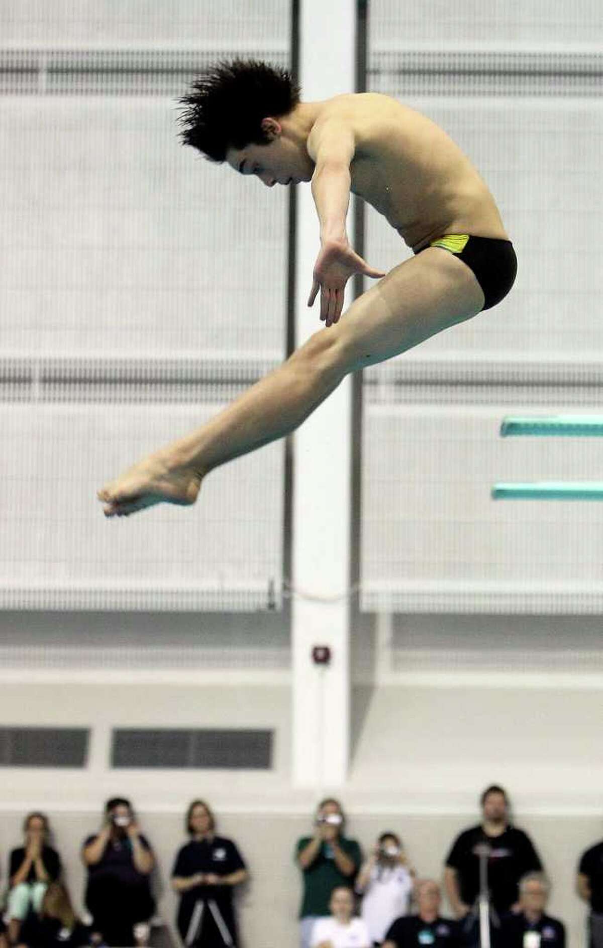 Mules break records en route to third-place finish