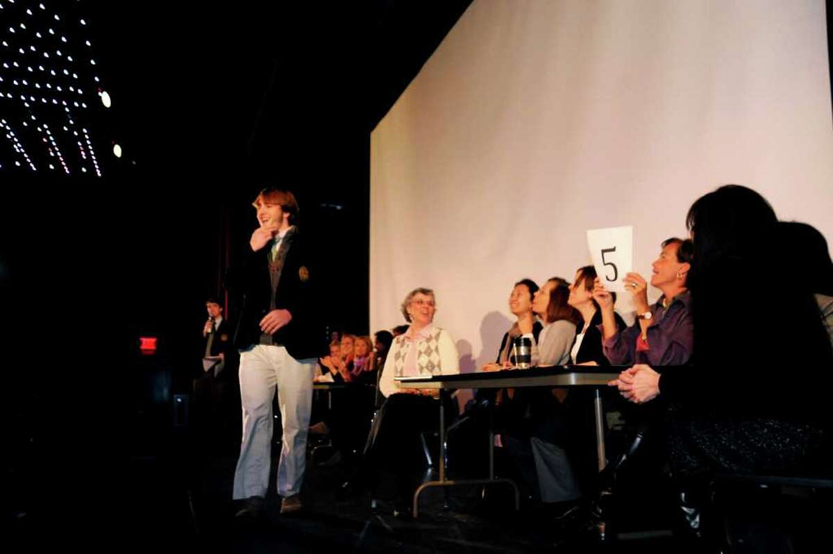 Brunswick students chuck razors for charity