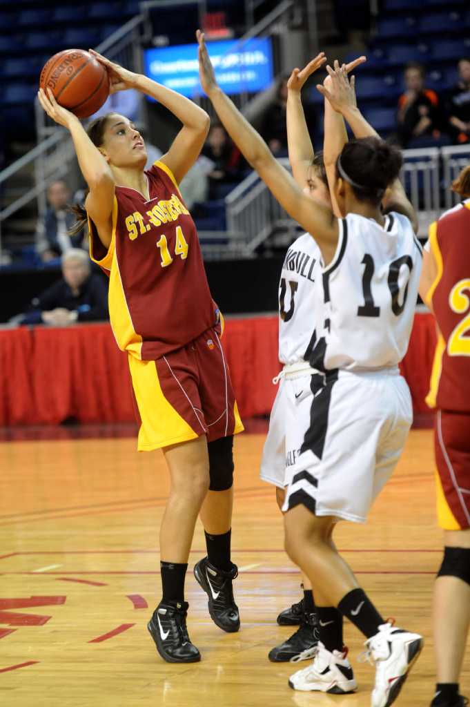 Trumbull to play Ridgefield for FCIAC girls basketball title