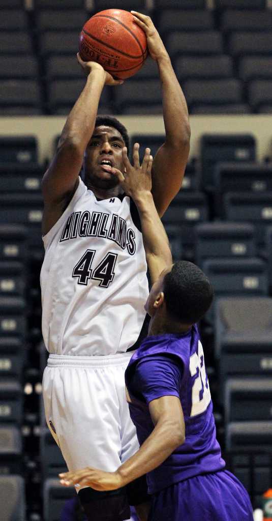 Highlands upsets Warren; Stevens tops South San