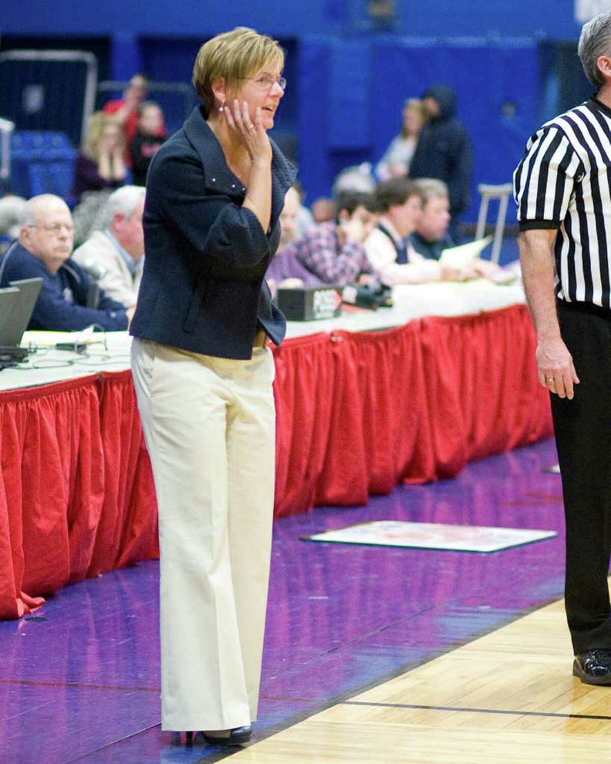 Teel's record performance leads WestConn women into conference final