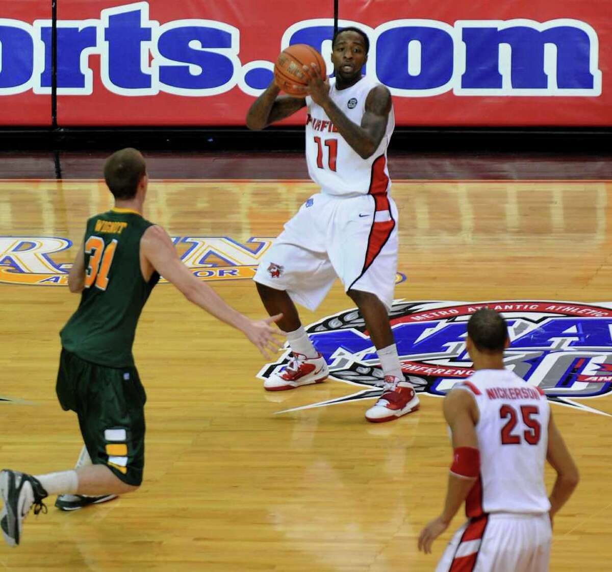 Stags take out Siena for win No. 23