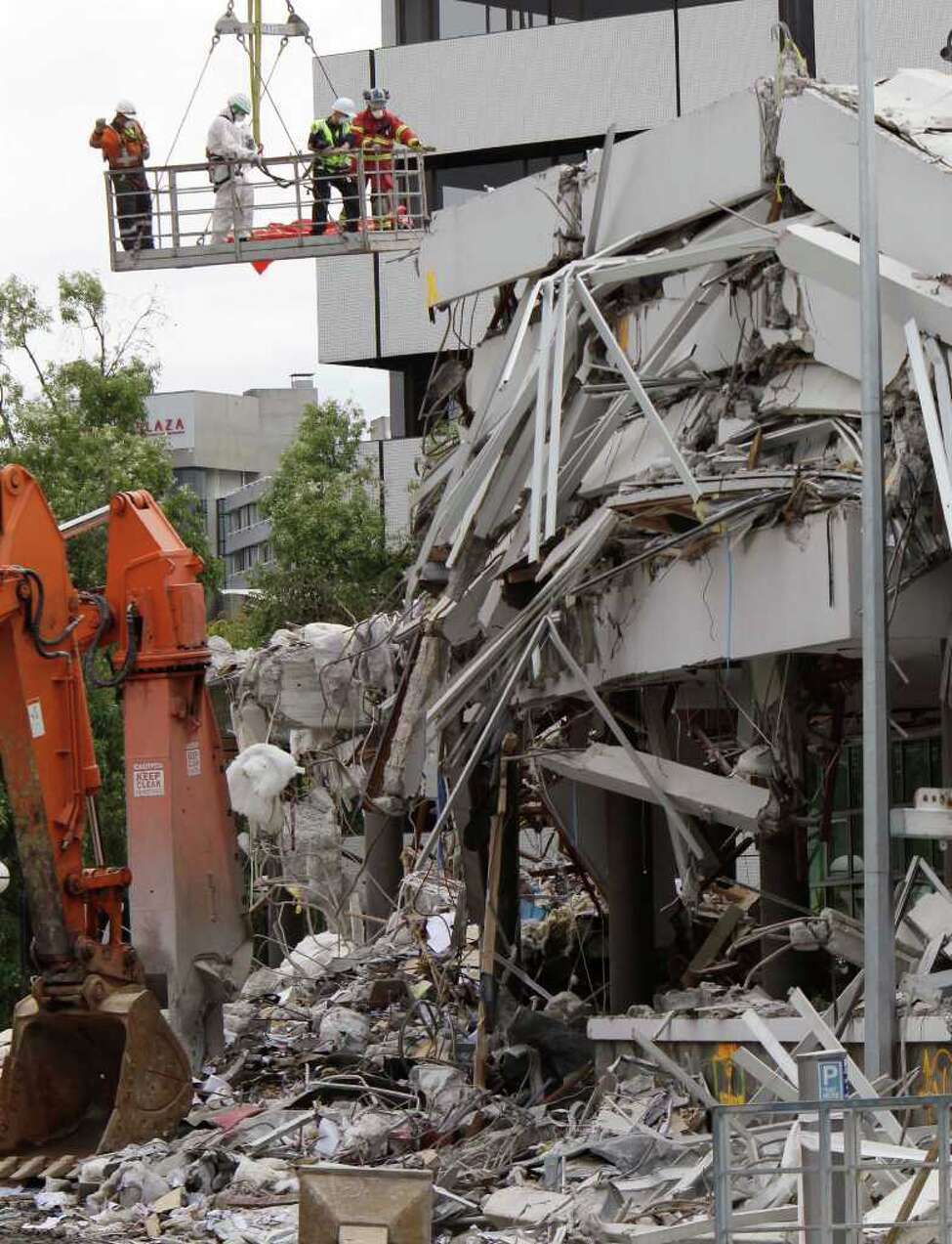 Quake's toll at 145 in New Zealand