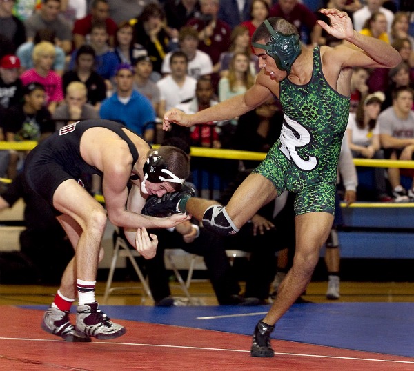 Reagan's Sanders claims 135 wrestling title in OT