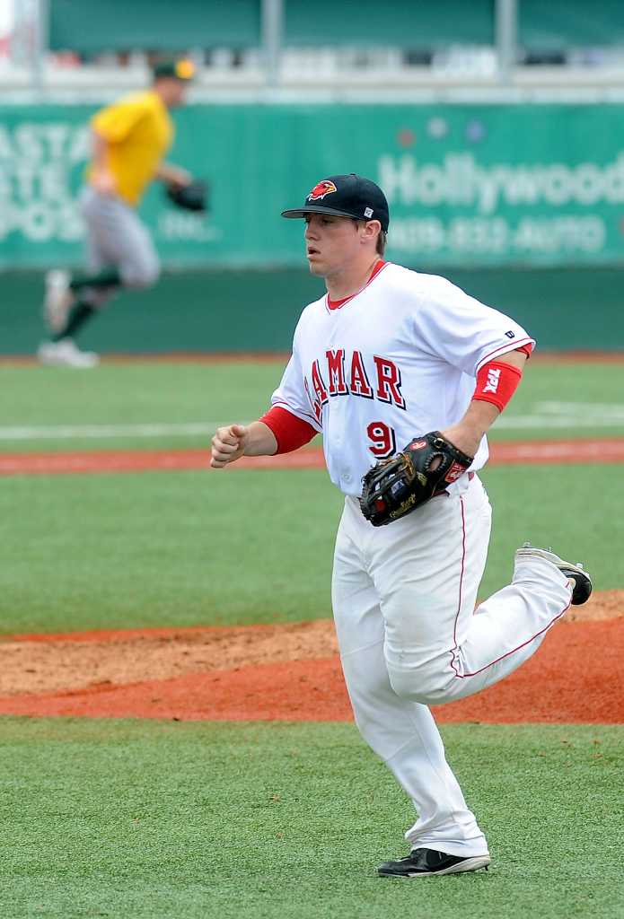 Lamar baseball extends win streak to five