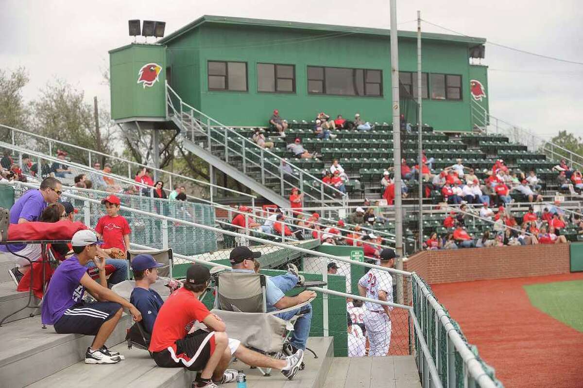 Lamar baseball extends win streak to five