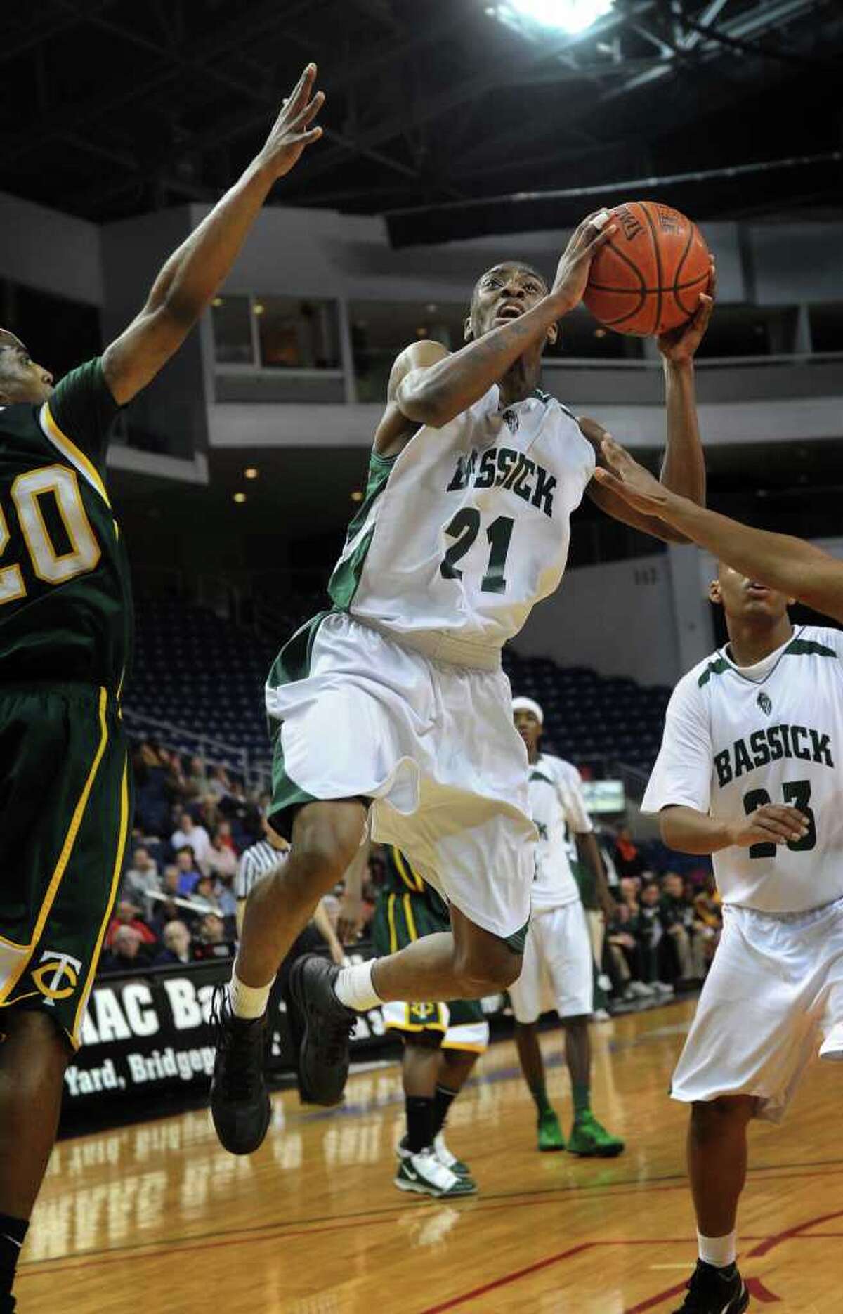 Bassick beats Trinity Catholic, advances to FCIAC title game