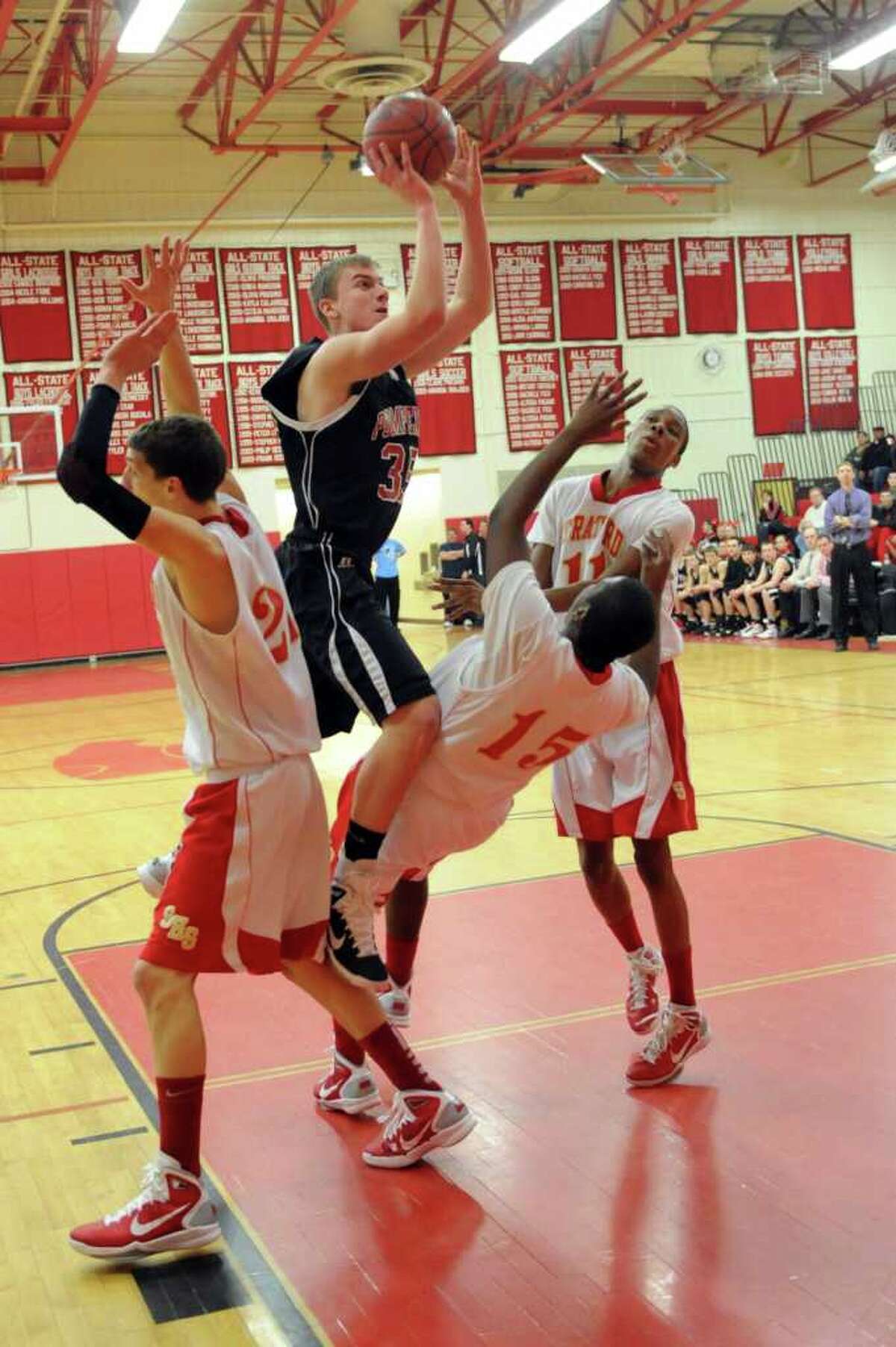 Pomperaug, Notre Dame advance to SWC boys basketball final