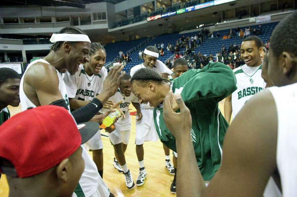 Bassick beats Stamford to win FCIAC title
