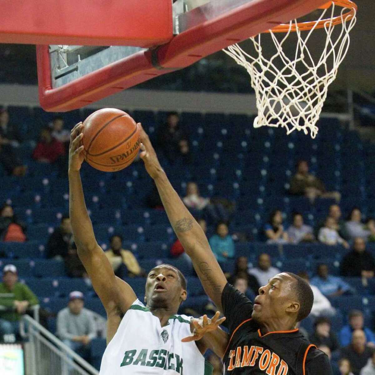 Bassick beats Stamford to win FCIAC title