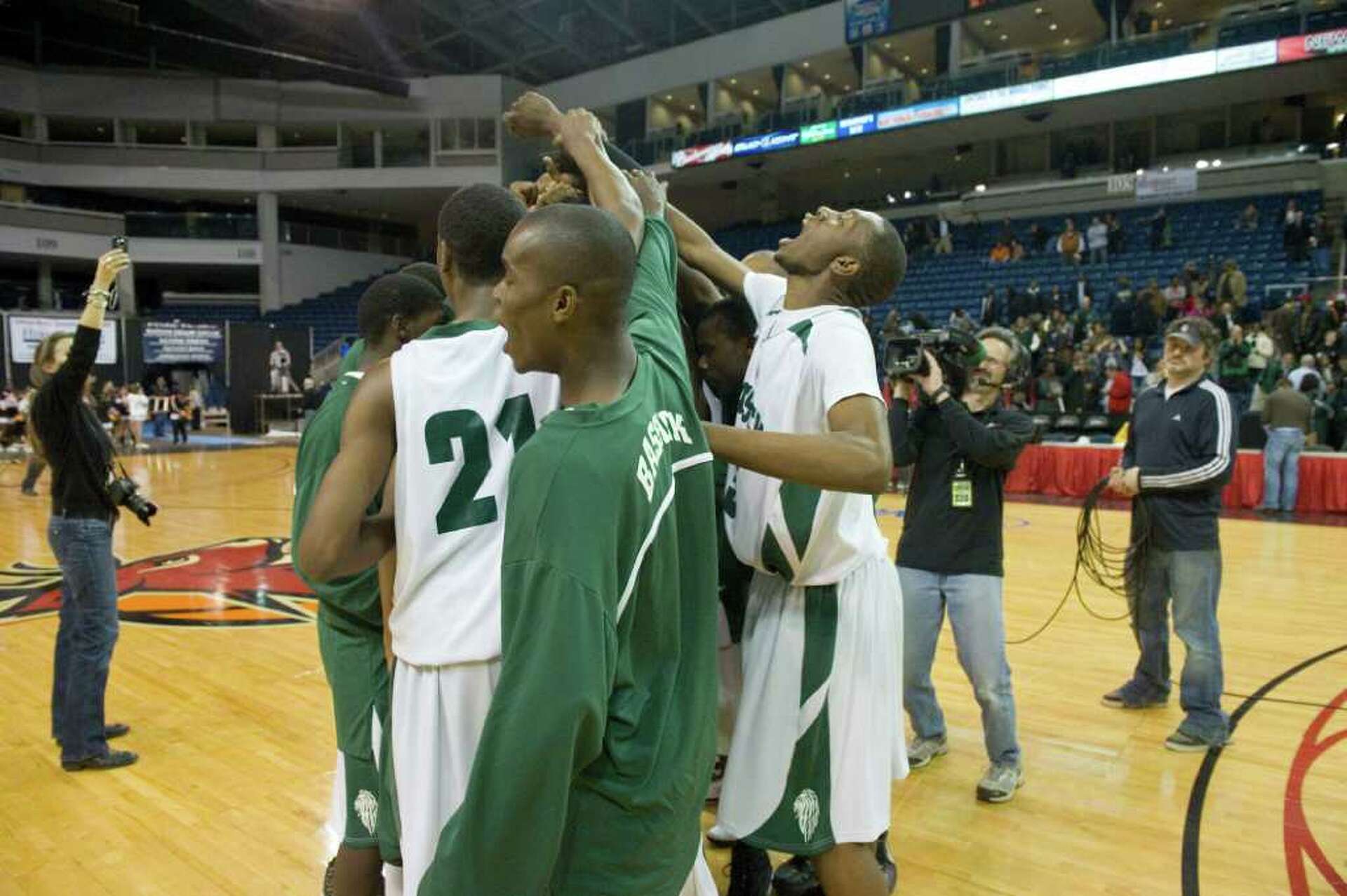 Bassick beats Stamford to win FCIAC title