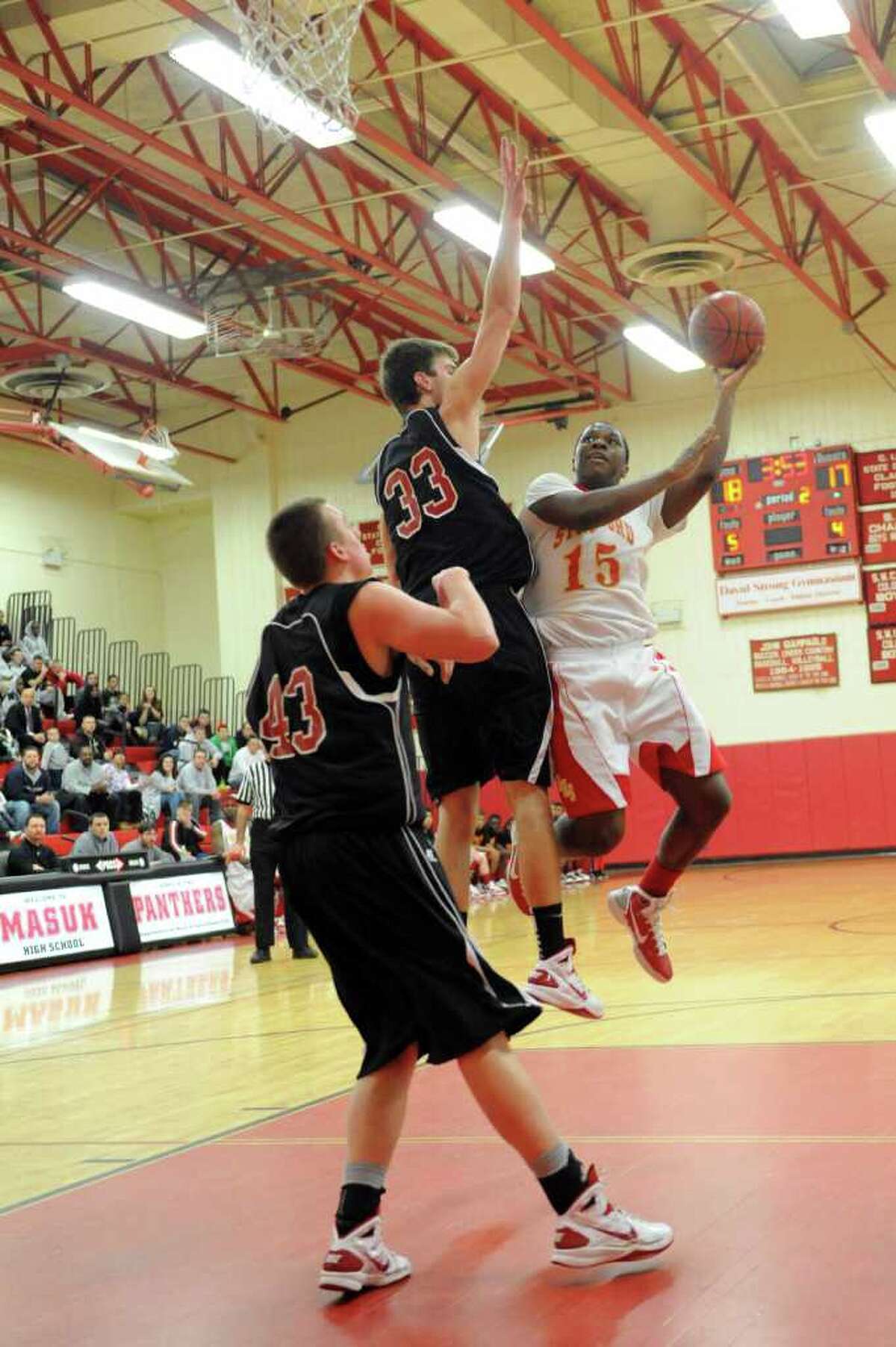 Pomperaug, Notre Dame advance to SWC boys basketball final